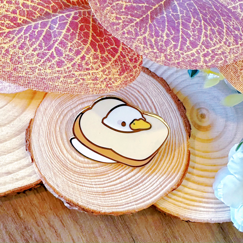 Toasty Duck Enamel Pin Cremechii